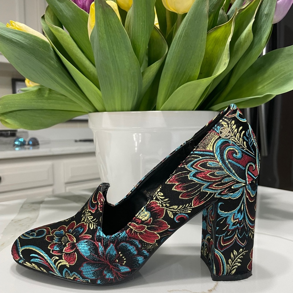 Nicole Miller Kea Floral Embroidered Block Heel | Siz… - Gem